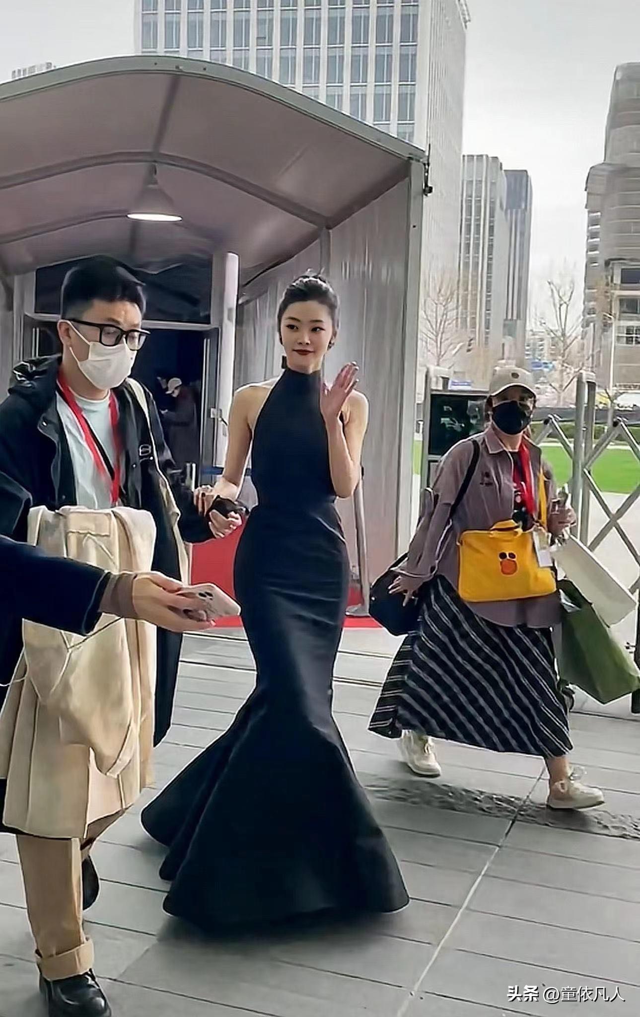 Look at Song Yi selected by Bai Jingting... - iMedia