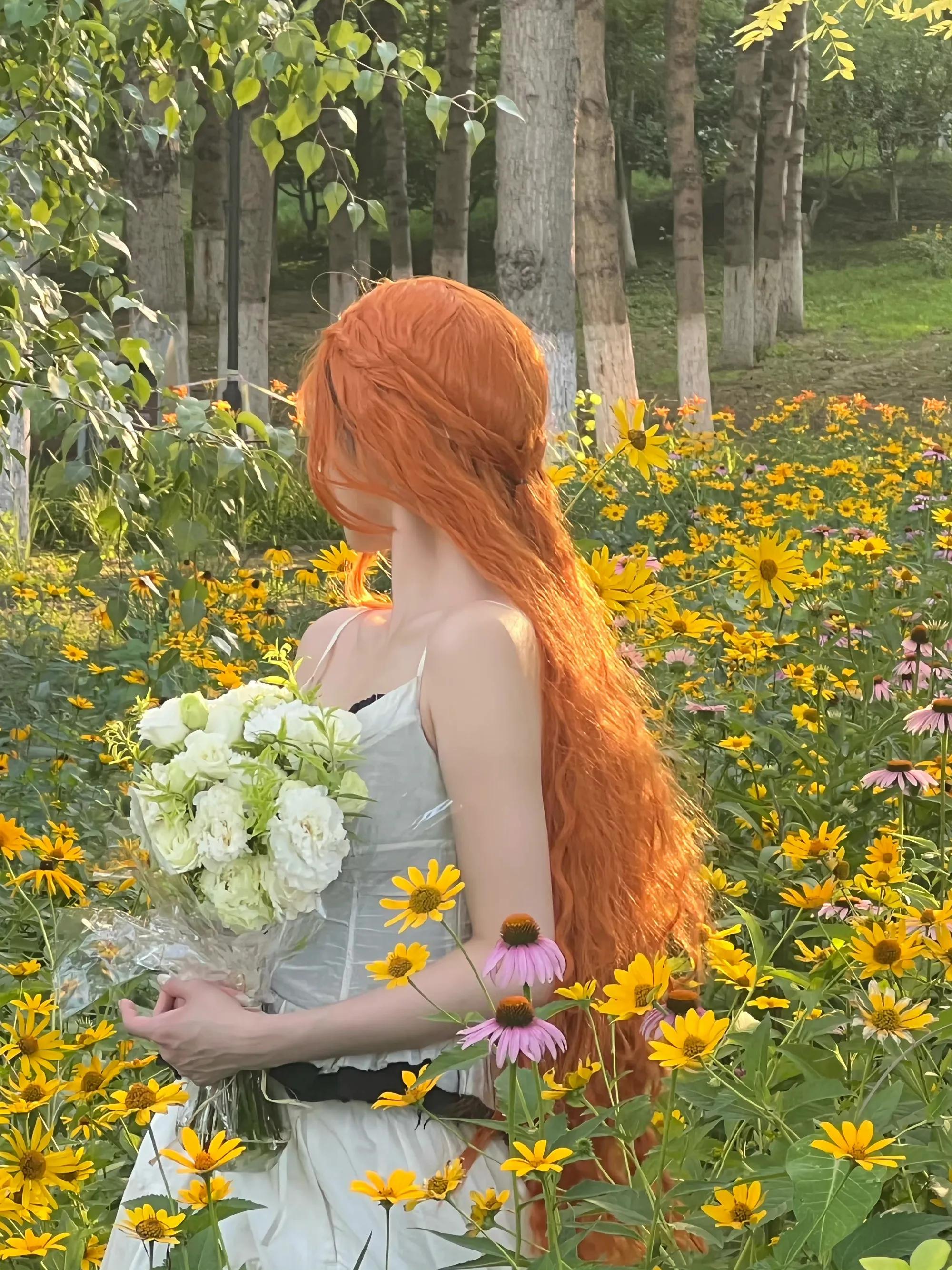 Zhou Jieqiong's retro oil painting of orange-haired princess ...