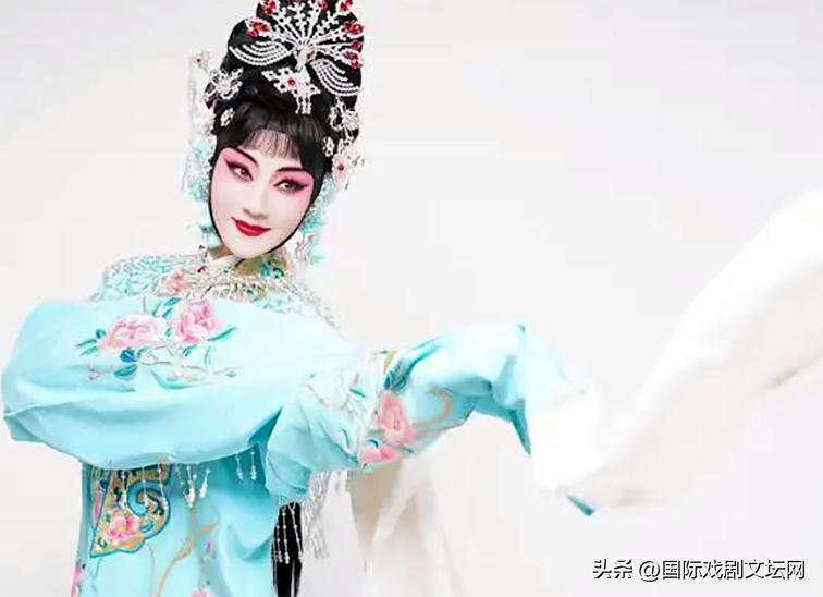 The famous Peking Opera artist Yan Guixiang has not appeared for a long ...