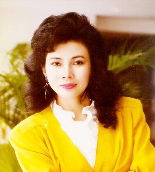 The 64-year-old "Spring Festival Gala veteran" Kan Lijun was ...