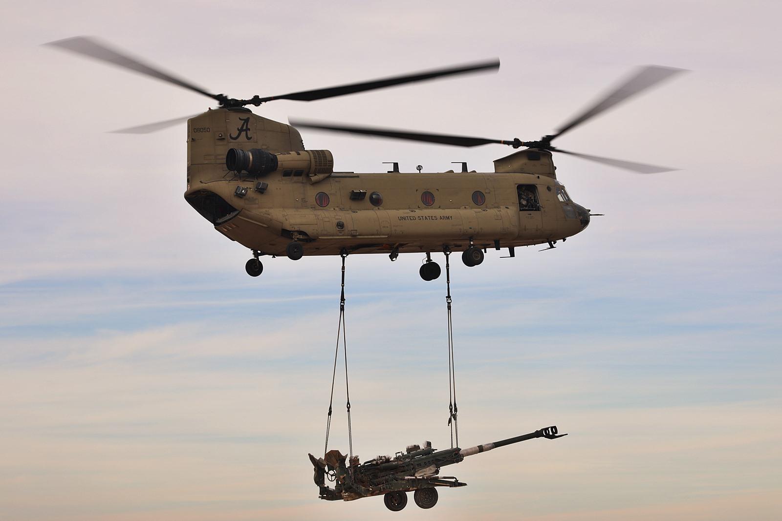 The famous Chinook transport aircraft has been parked in China for 49 ...