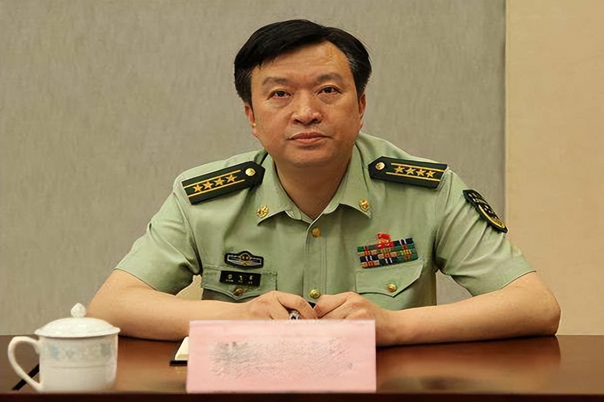 What is the difference between a teacher and a brigade?Who is bigger ...