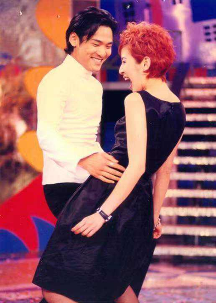 Wu Junru, who is 50 years old and married to a 26-year-old wife, Du ...