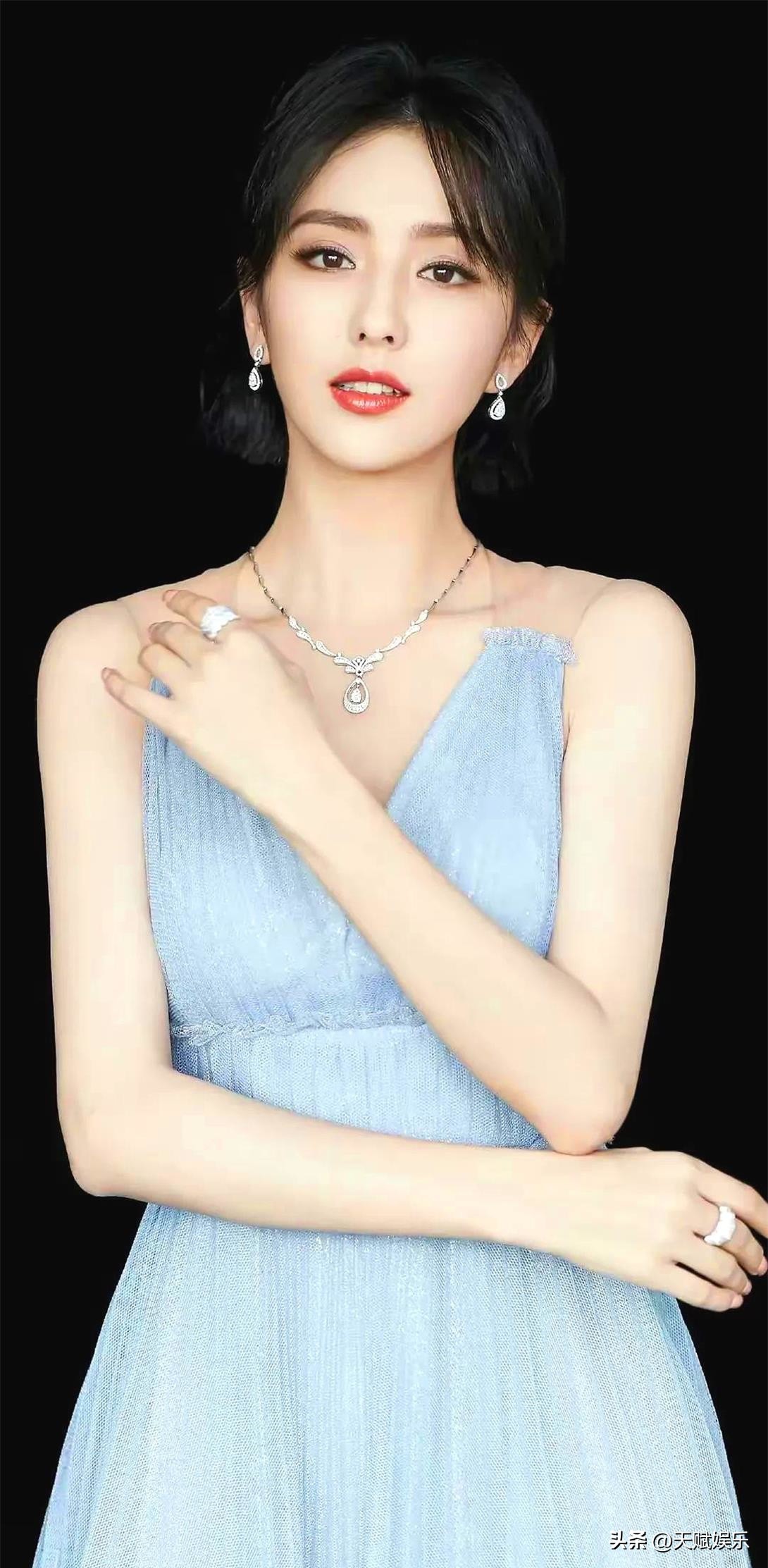 Film and television actress and dancer Tong Liya's beautiful photo (1 ...