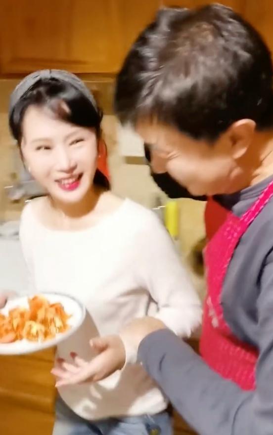 Fu Disheng performed in the mansion, the car accidentally overturned ...