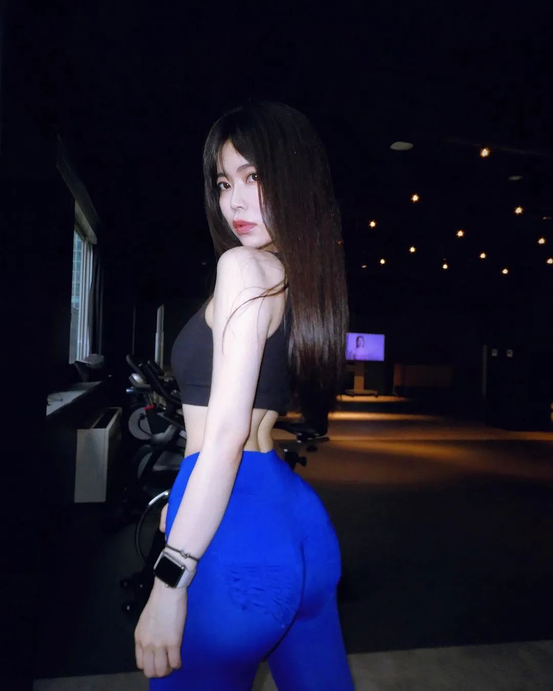 Miss ins: Japanese internet celebrity Shibuya Yuri has a sexy peach buttocks with an extreme ...