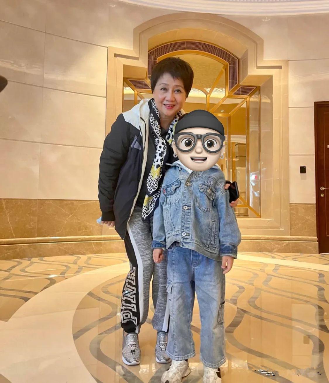 Liang Anqi is more famous than her daughter-in-law!When a passerby came ...