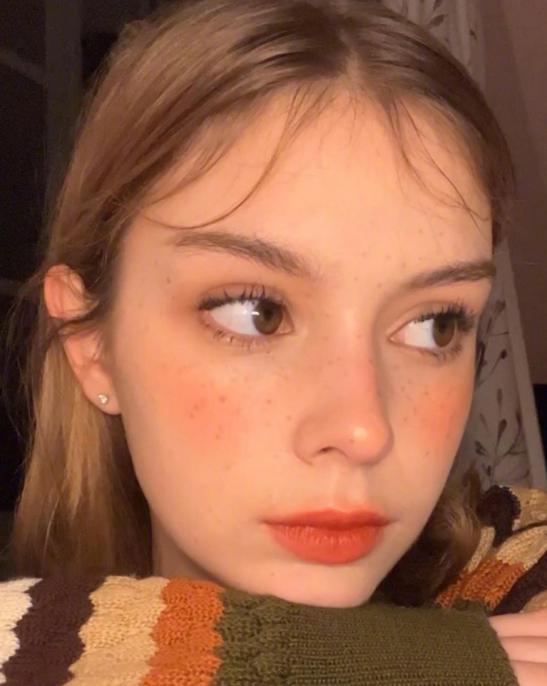 London ins fashion blogger Freya Hawks quirky daily wear - iNEWS