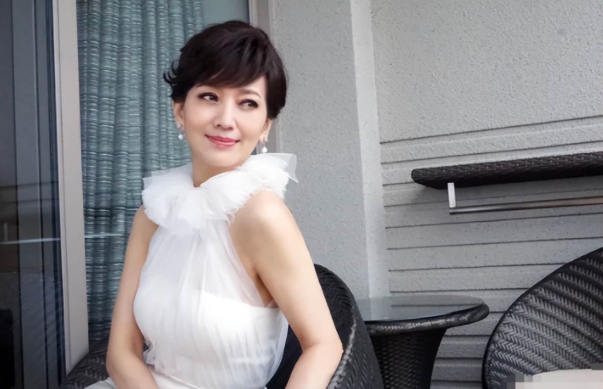 "Bai Suzhen" Zhao Yazhi: After two marriages, she was happy - iMedia