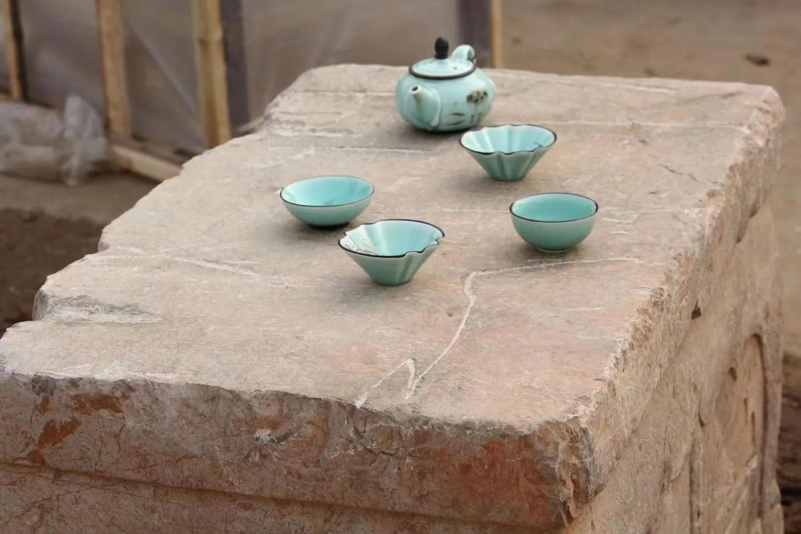 [Chen Yiyi·Stone Table] - iNEWS