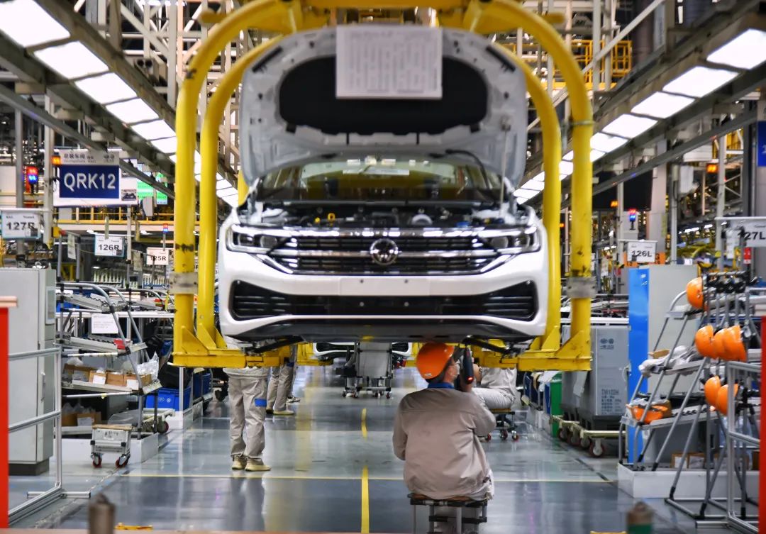 Two major projects landed in two days! Chengdu's auto industry presses ...