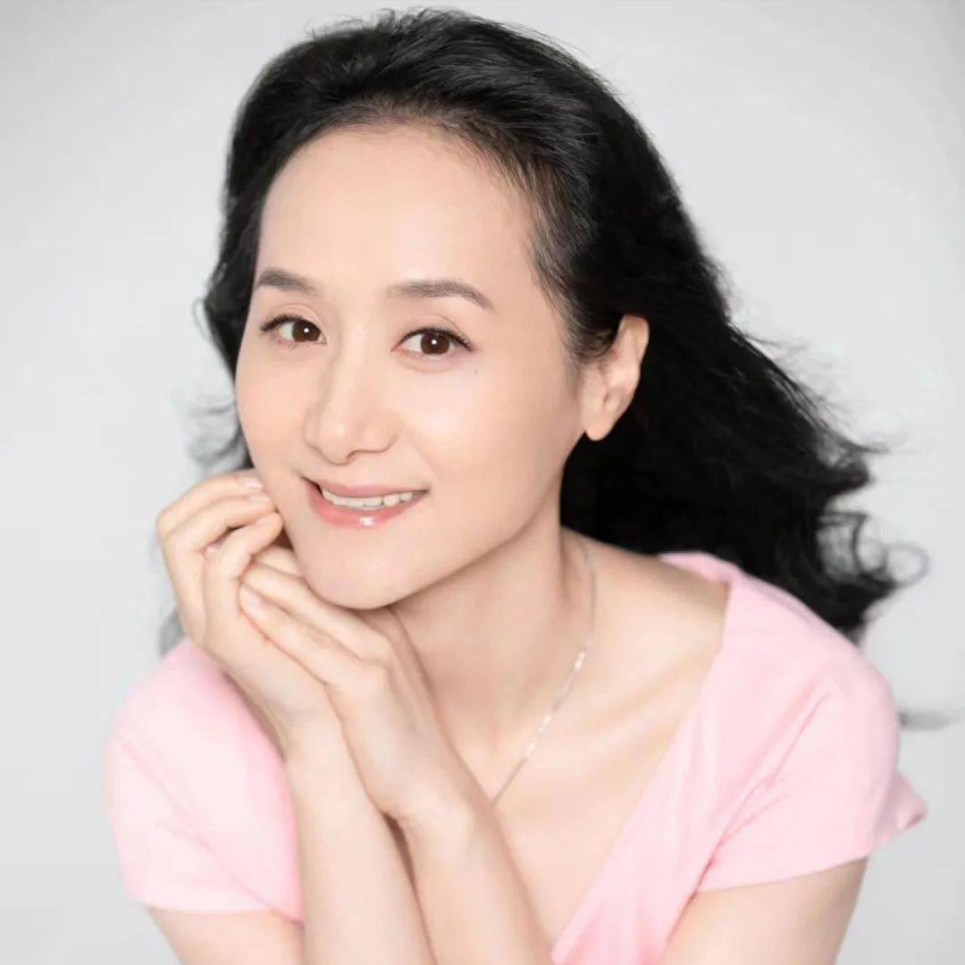 The successor of the Zhang School of Yue Opera, He Saifei and his ...