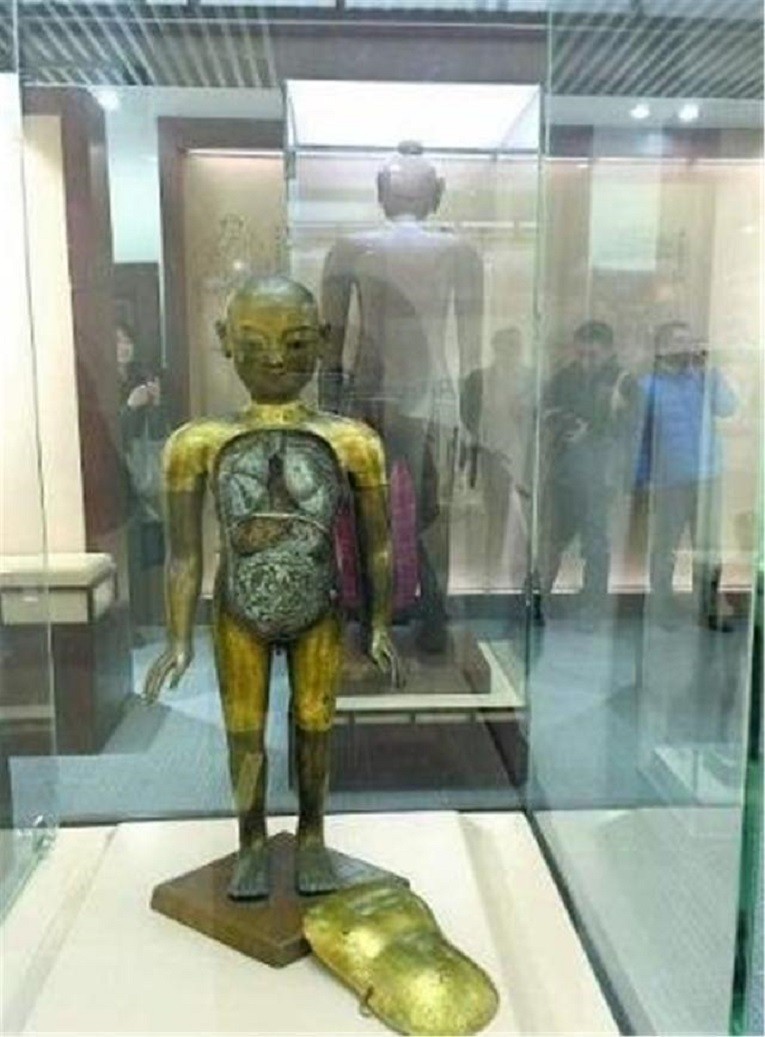 In the last century, Japan discovered an "acupuncture bronze man" in ...
