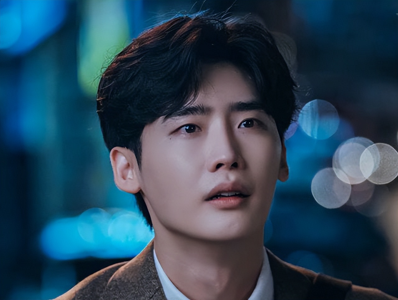 Lee Jong Suk, Lim Yoona's "Black Talking Lawyer" Kills Crazy - iNEWS