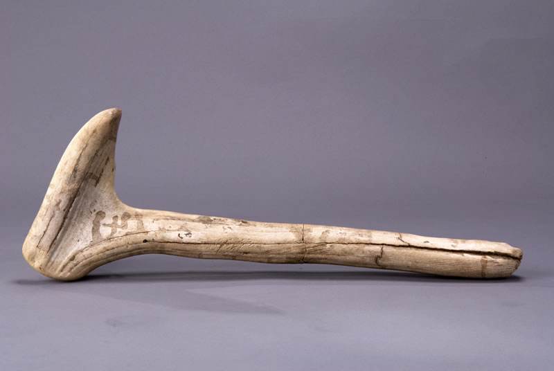 The antler boot-shaped device unearthed from the Neolithic site in ...
