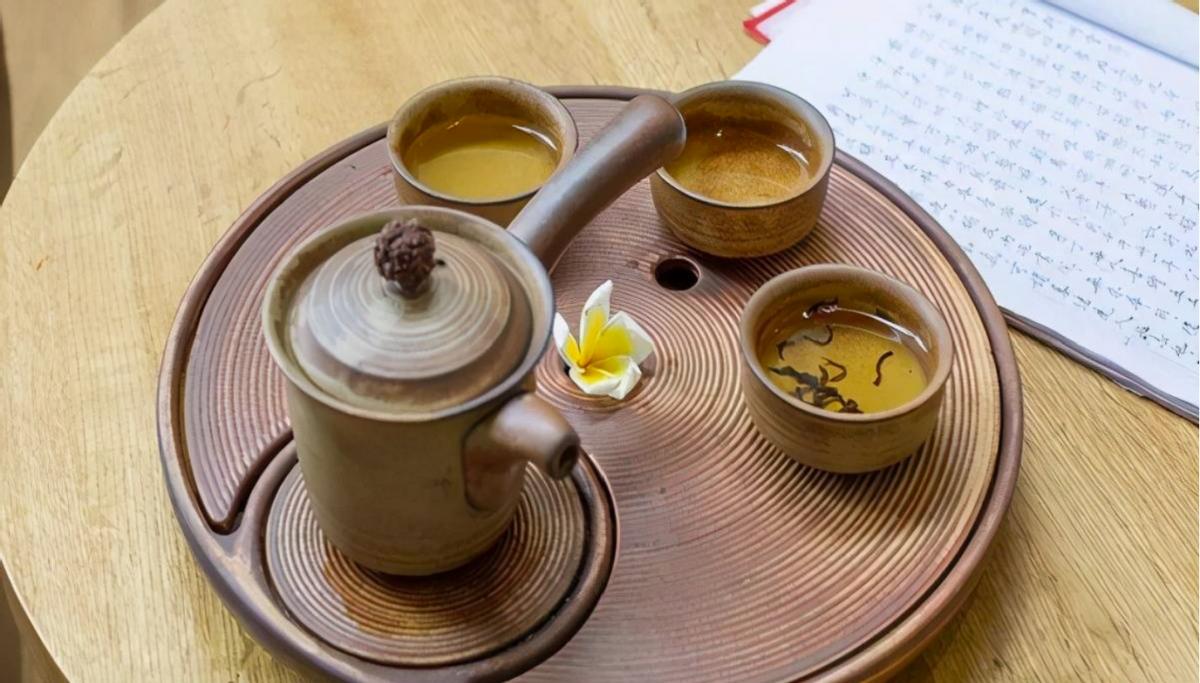 What changes will happen to the body of people who only drink tea and ...