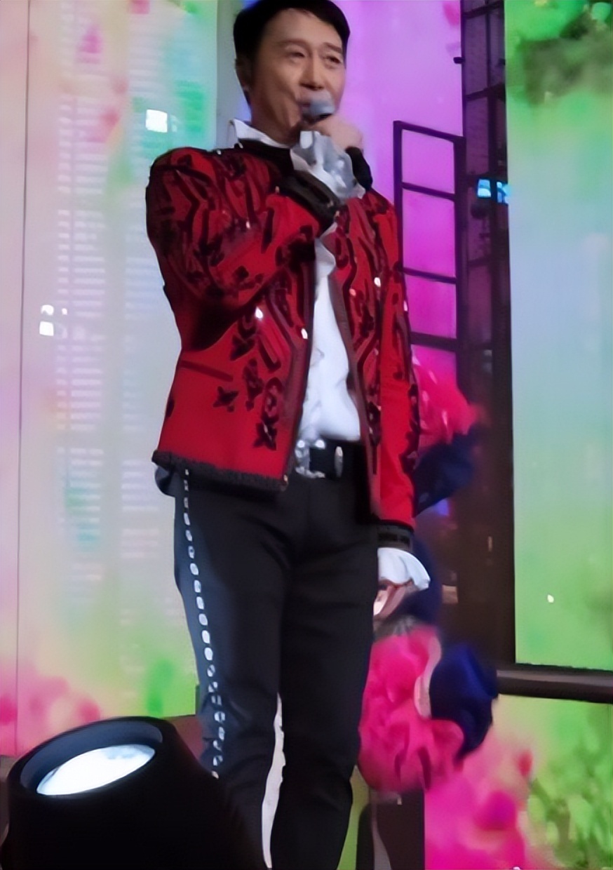 What stimulated Liming? Wearing tight pants and high heels at a young ...