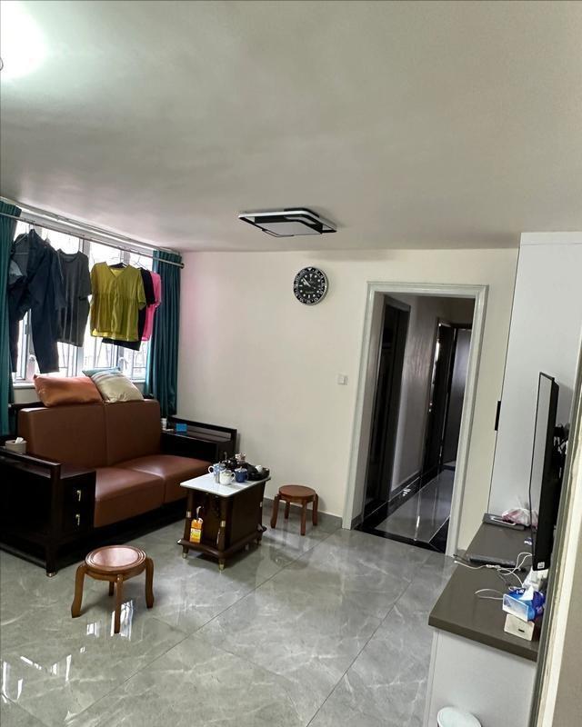 A family of four only has a 55-square-meter new house in Hong Kong ...