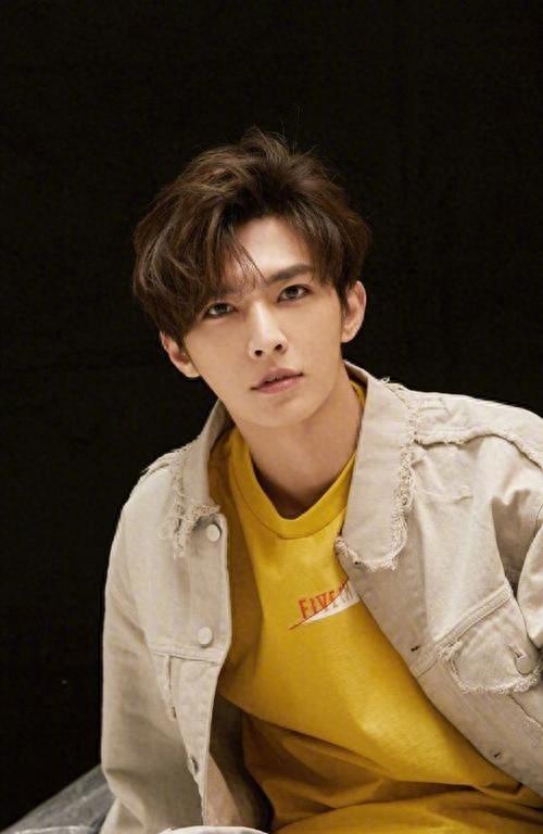 Yan Yalun's chat records were exposed, and he was suspected of sexually ...