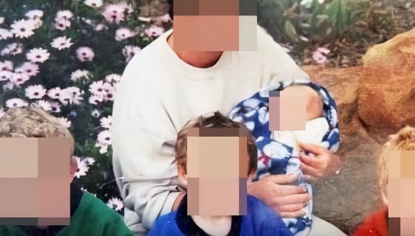 I gave birth to my mother, and my grandma and I are sisters. The ...