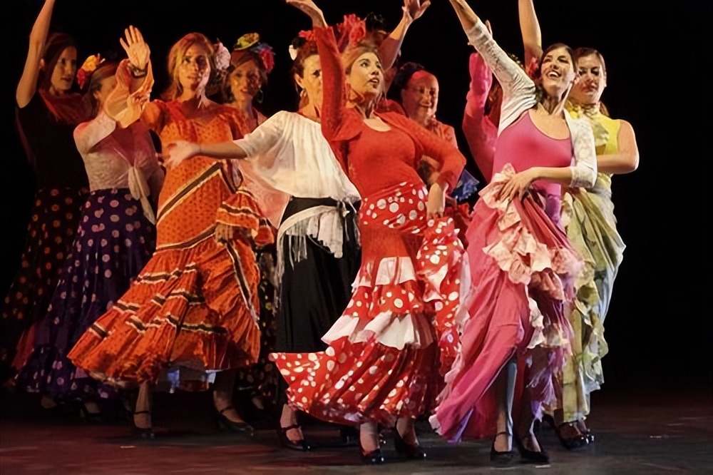 Understanding Spanish Flamenco Dance: Where Music, Dance, and Culture ...