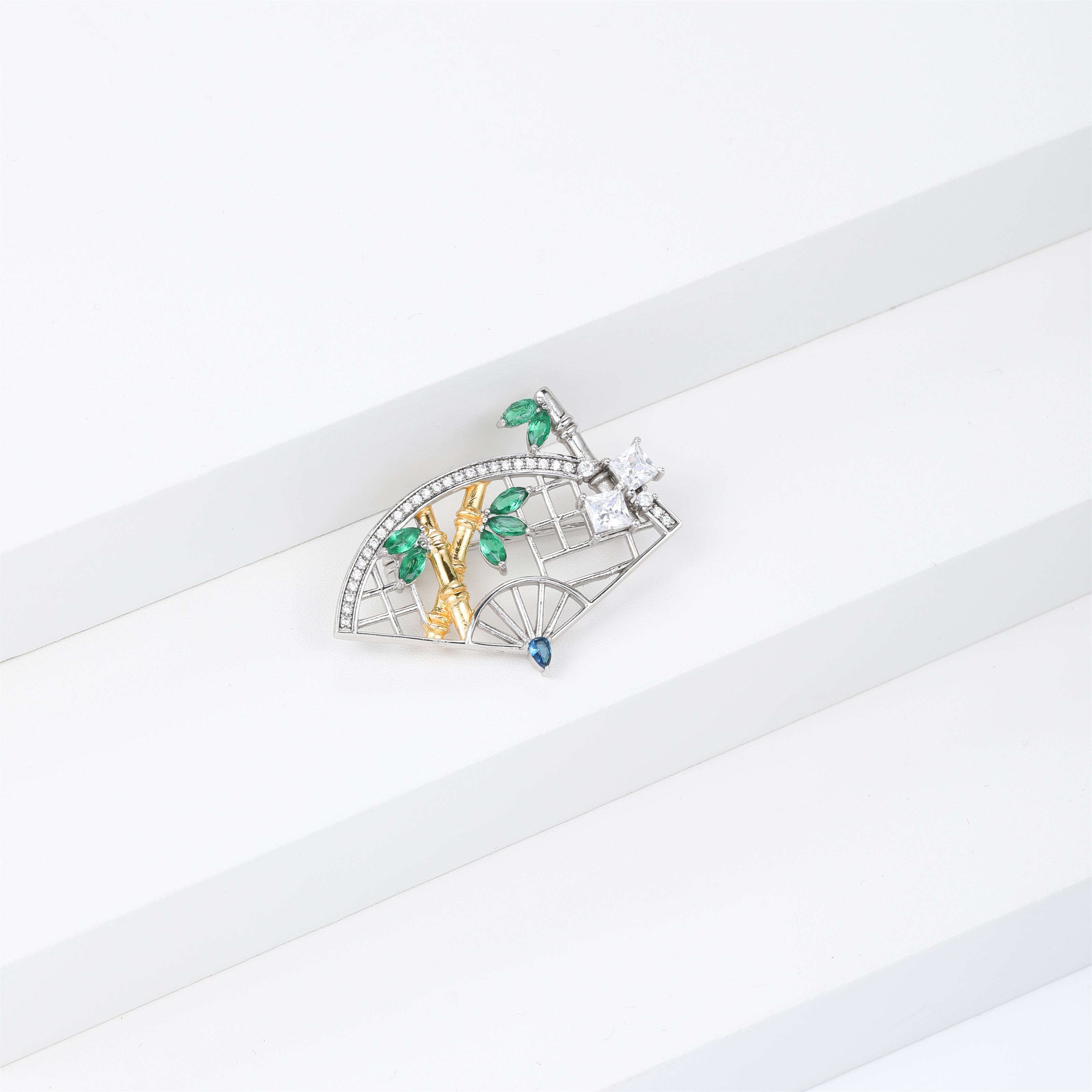 Appreciate the charm of brooches and explore the new definition of ...