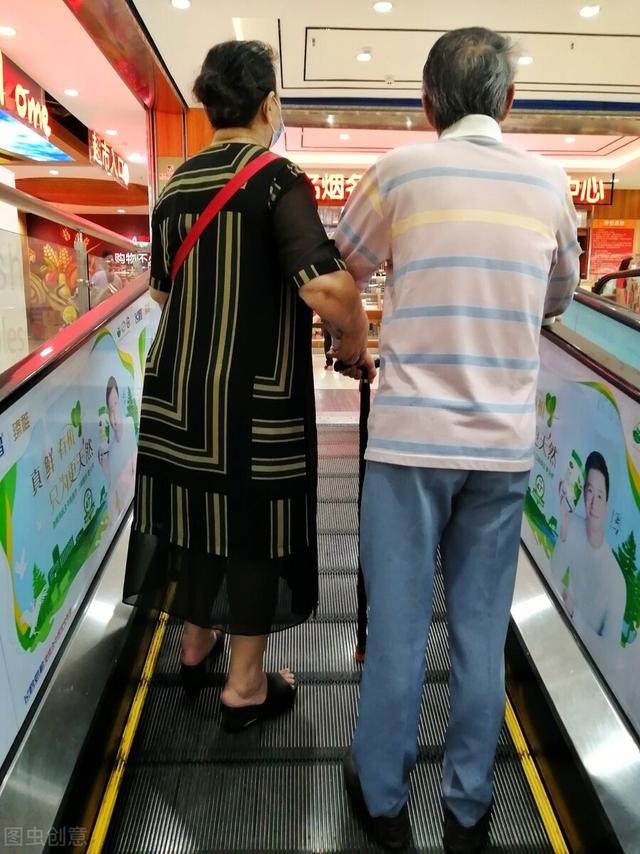 A 50-year-old nanny confided: a full-time nanny is comparable to a ...