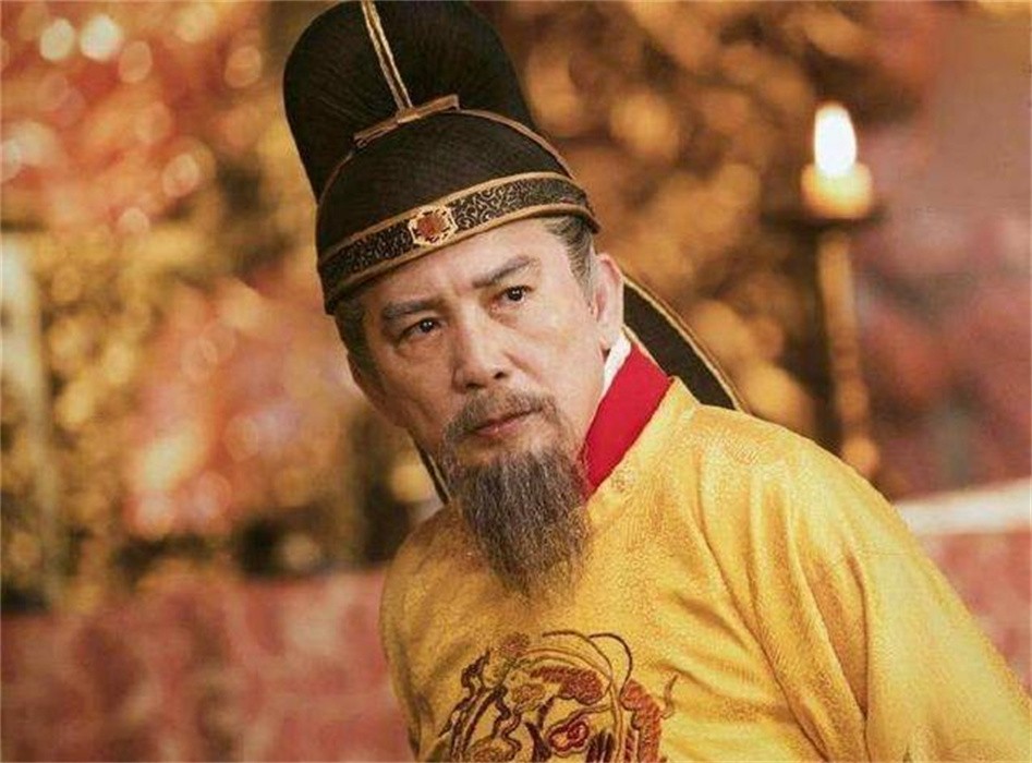 Tang Xuanzong was over 76 years old, his son Tang Suzong gave him 100 ...