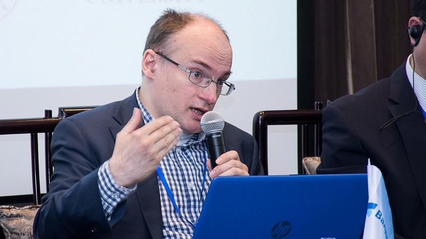 No bluffing! The Russian researcher wants to see the cards, and he has ...