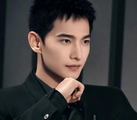 Less insoles? Yang Yang revealed his real height in the event, which ...