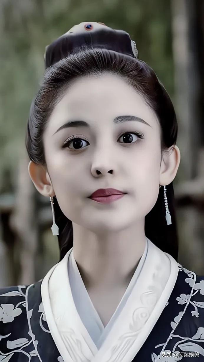 Gu Lina Zha is a national beauty, beautiful and beautiful, like a fairy ...