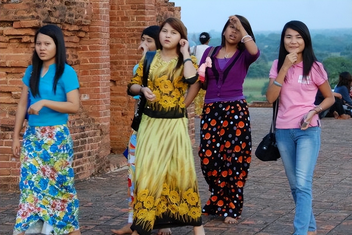 "Intermarriage" is rampant on the China-Myanmar border. No wonder ...