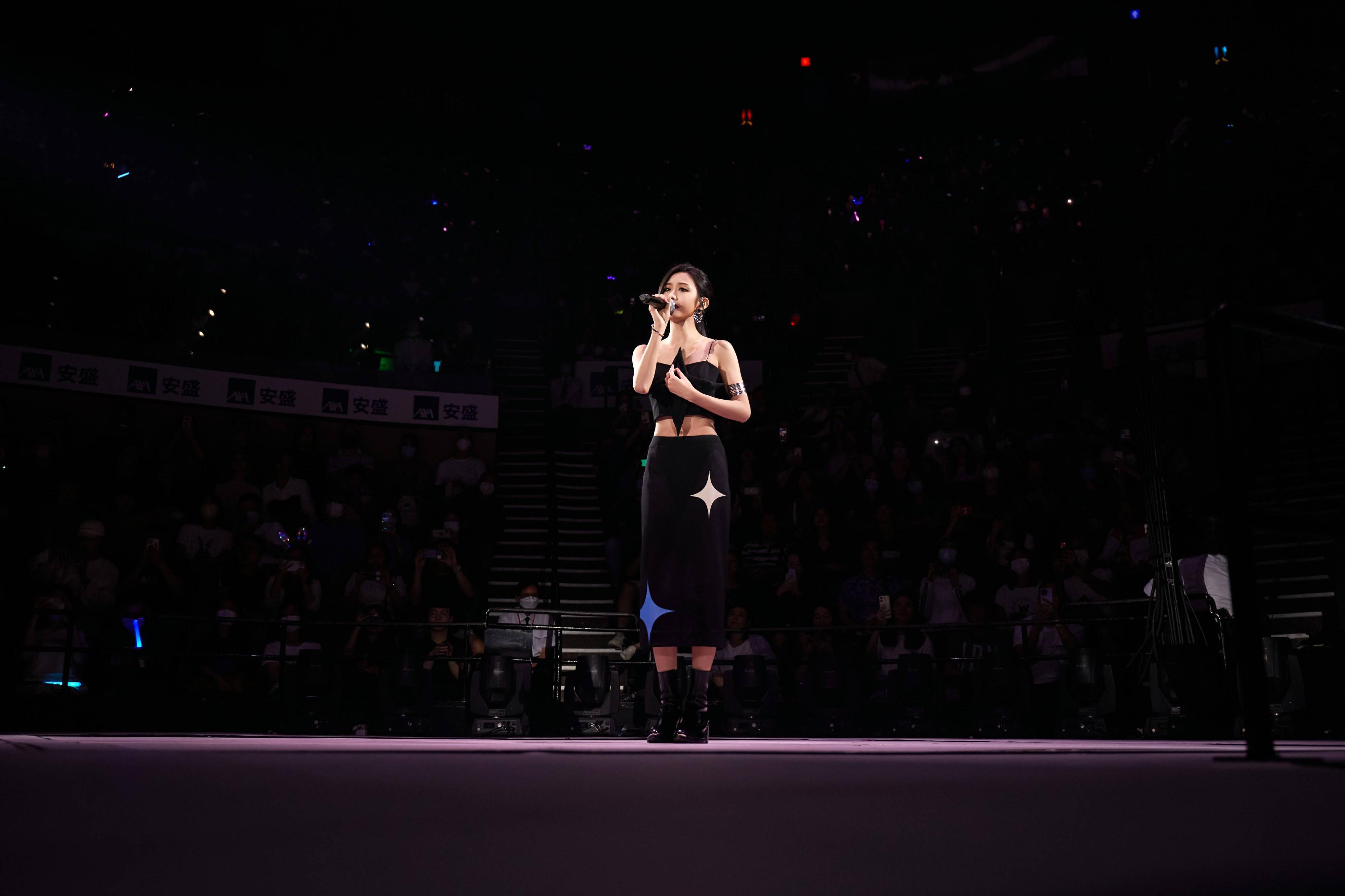 Wu Keyue was invited by her mentor, Hacken Lee, to perform 7 ...