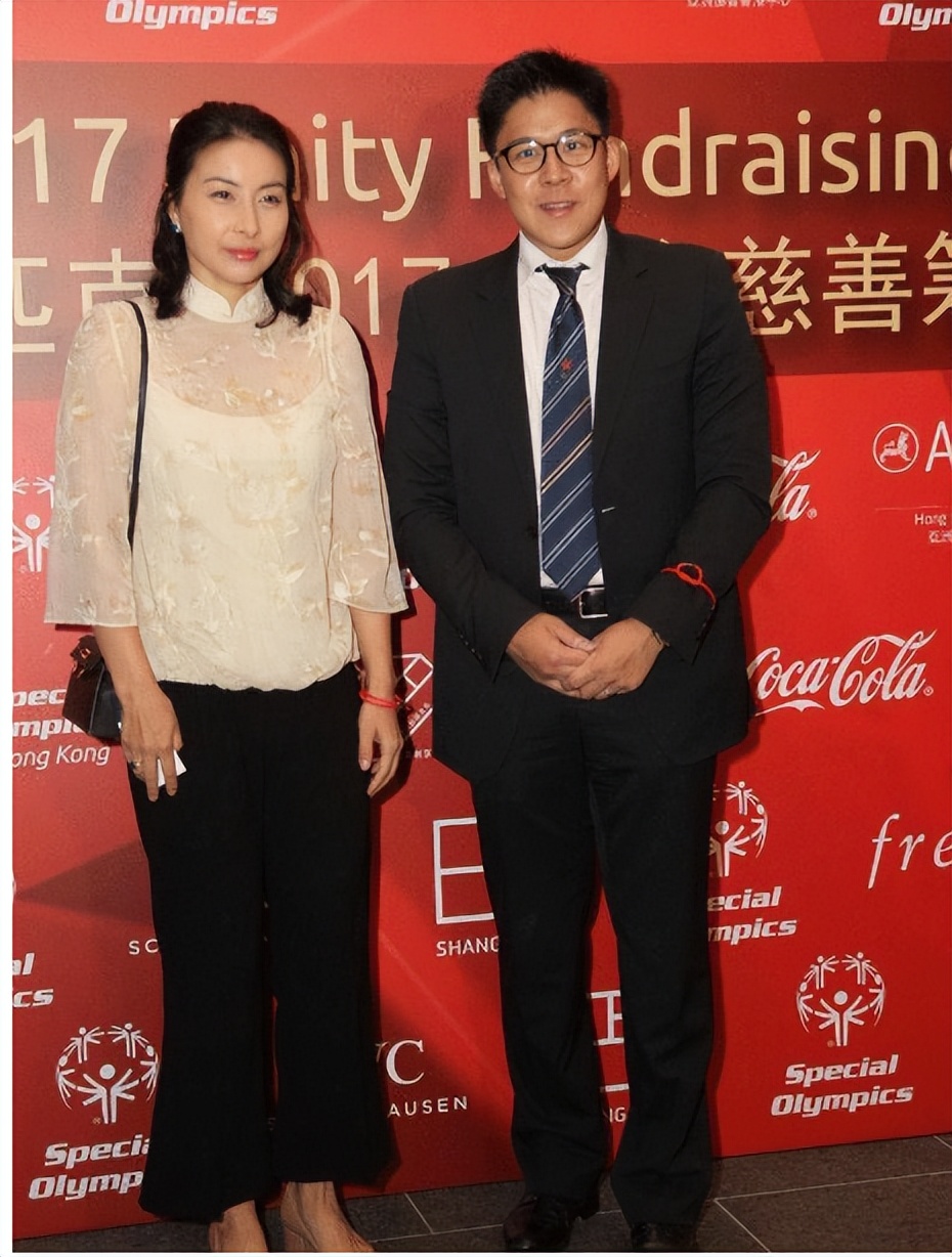 Guo Jingjing Huo Qigang is so sweet in the same frame, wearing a low ...