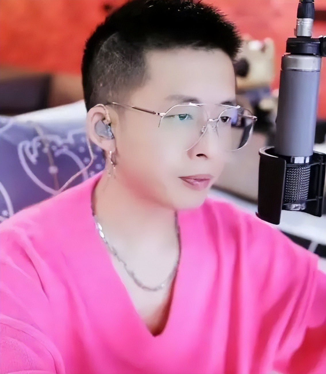 "Reluctantly" singer Wang Mian was arrested, rewarded for laundering ...