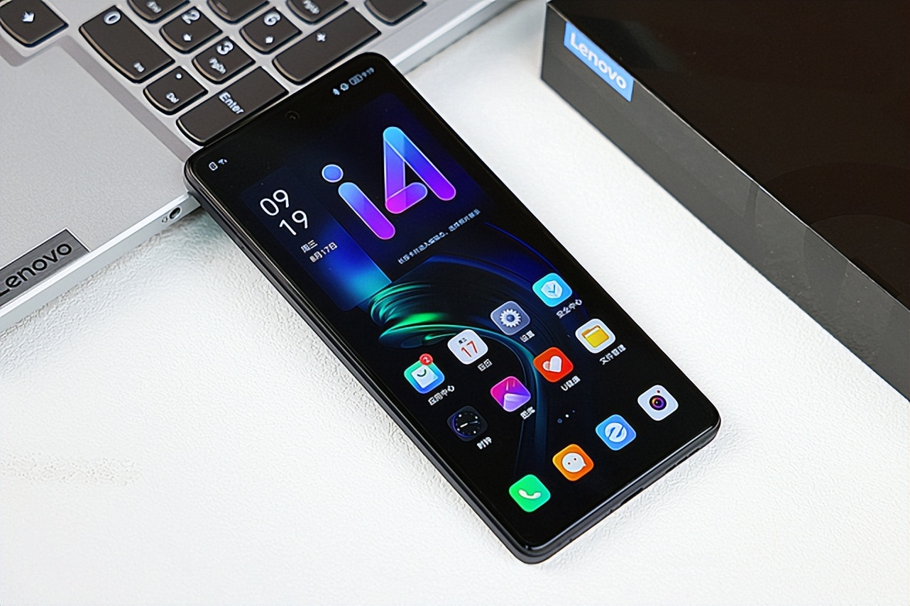 Five mobile phones with luxurious stacking buckets will not be a ...