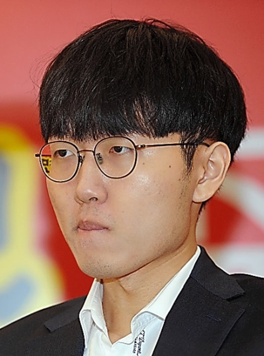 Shen Zhenzhen wins 4 Chinese and Japanese chess players in a row to ...