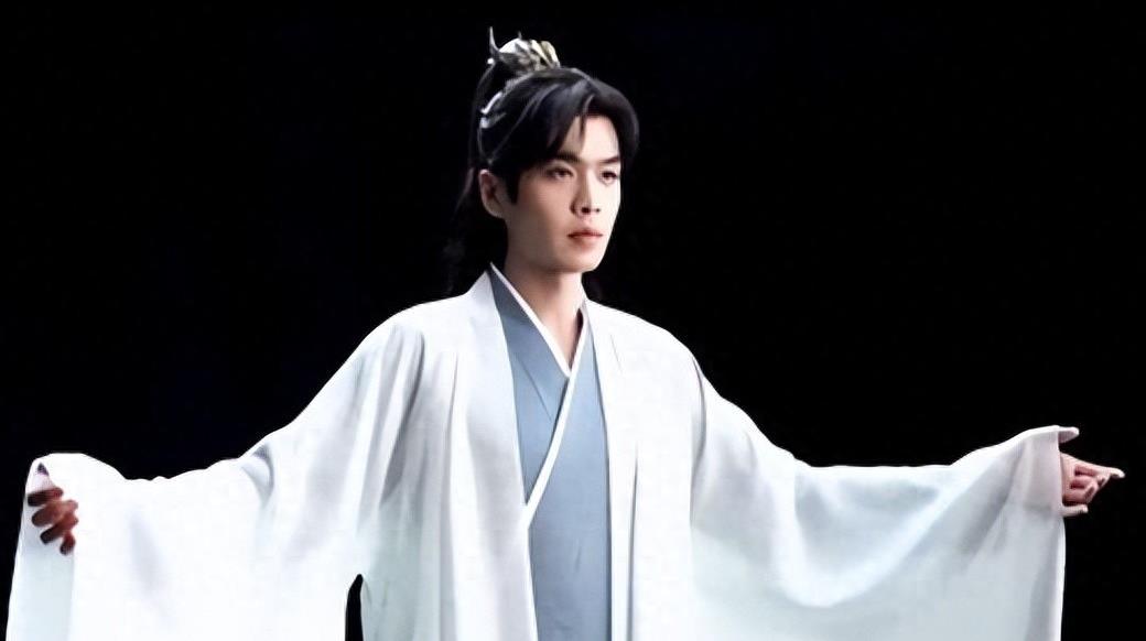 "Celebrating More Than Years 2" is finished filming! Li Qin's face ...