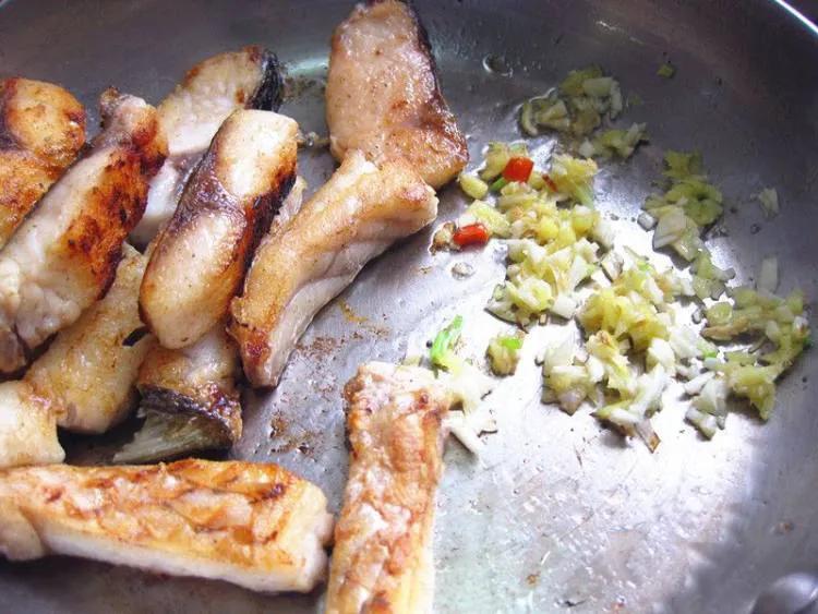 Pan-fried fish belly is so good - iNEWS