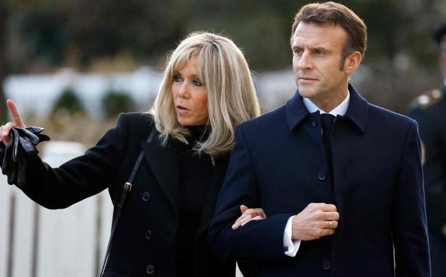 Macron is old, taking pictures with Brigitte in his arms, looking ...