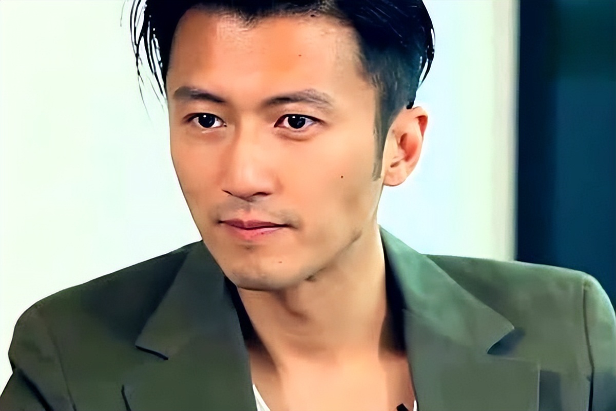 Nicholas Tse's family was about to have dinner, and his sister's words ...