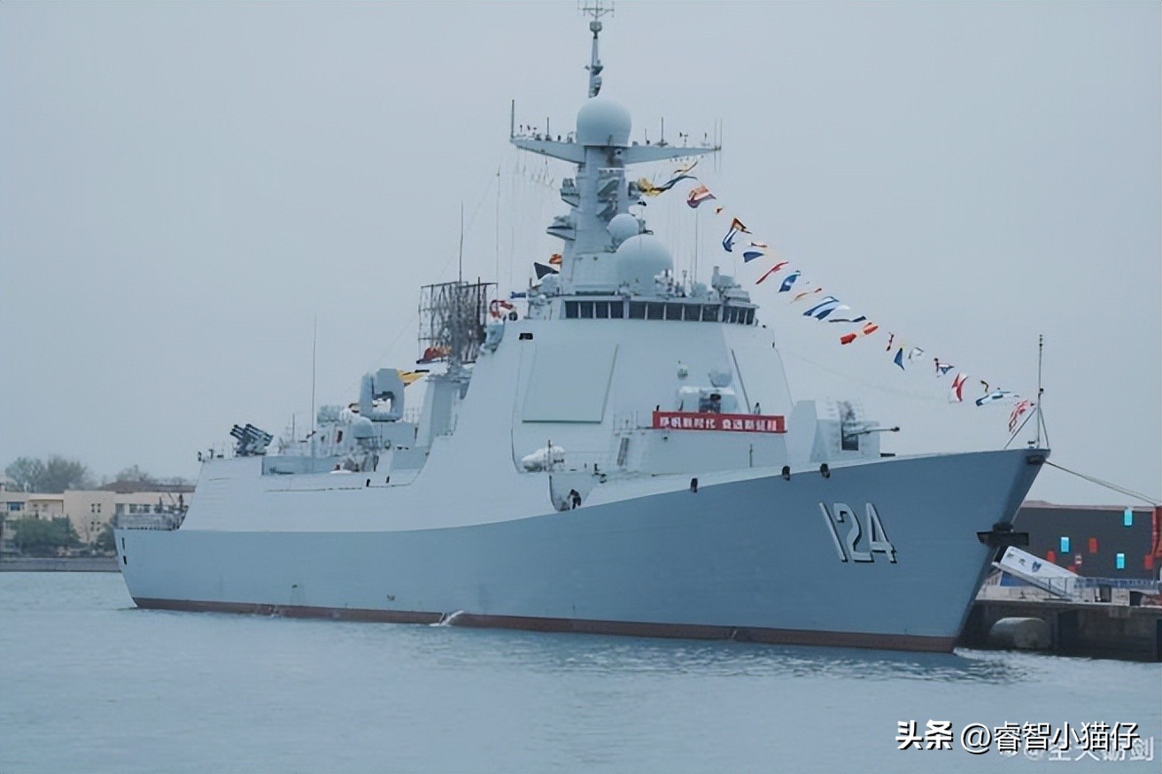 The Chinese navy's most advanced active combat ships are open to the ...