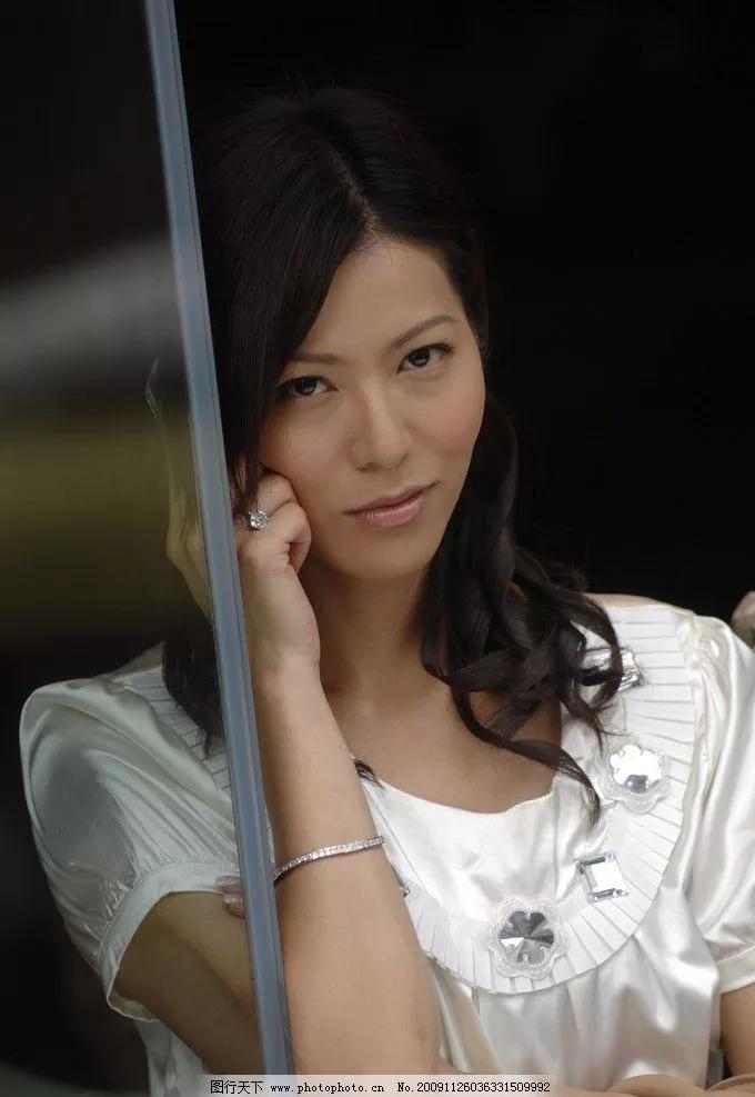 Teng Li's name of the goddess series - iNEWS