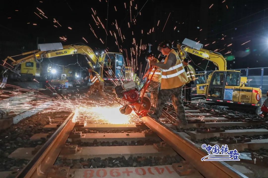 Two high-speed railways with a speed of 350 kilometers per hour ...