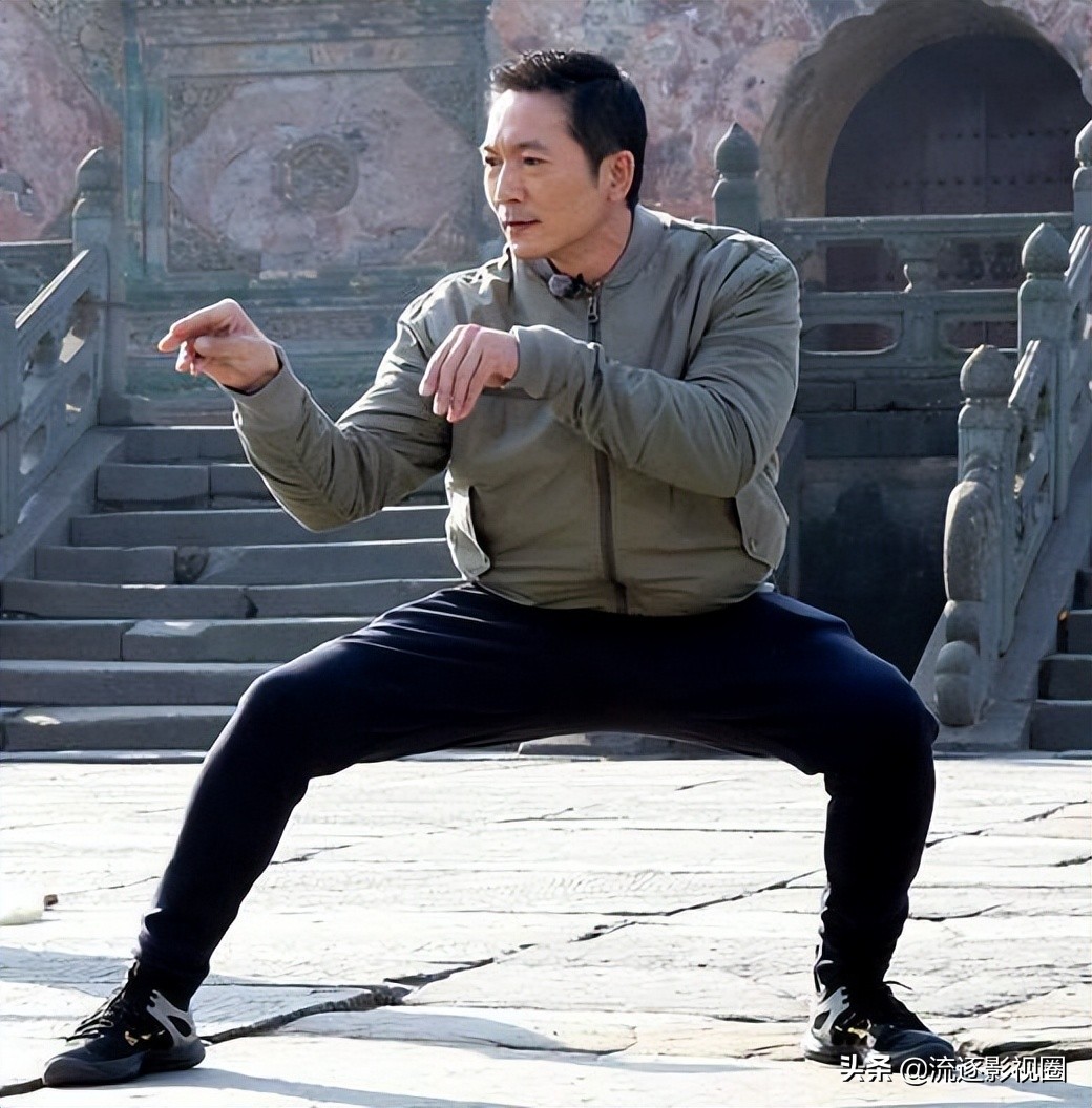 Zou Zhaolong: At the age of 12, he entered the entertainment industry ...