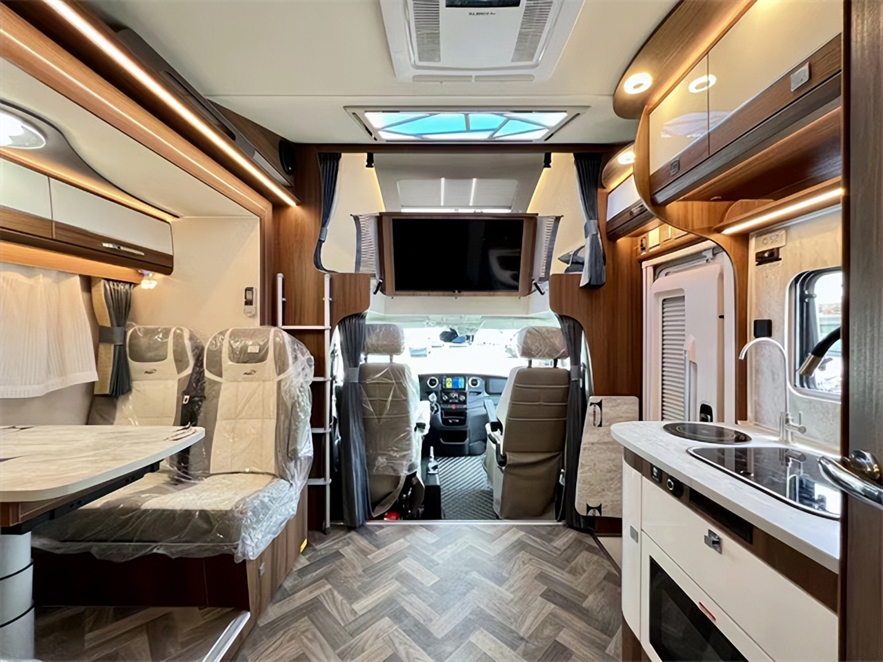 The peak version of River V820 is in demand and innovation is endless! - iNEWS