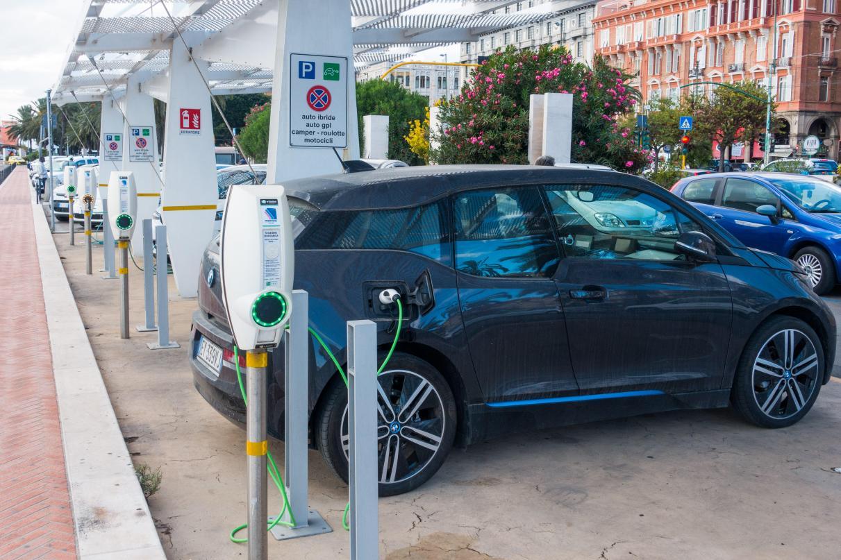 Which is "beautiful" between double-gun fast charging and 800V super ...