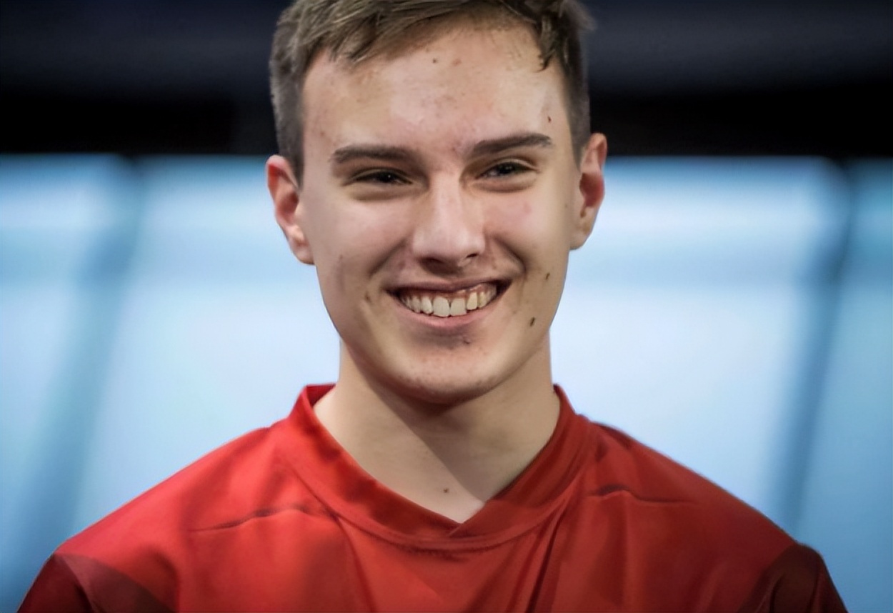 Perks talk about the ranking of previous champions!DWG is well-deserved first, IG is second, FPX ...