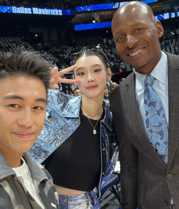 After looking at the recent photos of Xi Mengyao and He Youjun, I ...