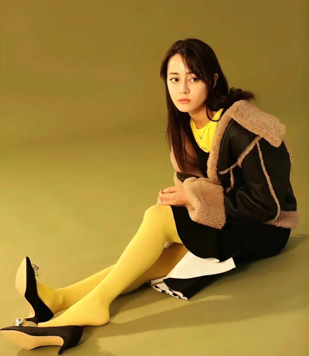 Di Lieba's long legs are perfect with stockings - iMedia